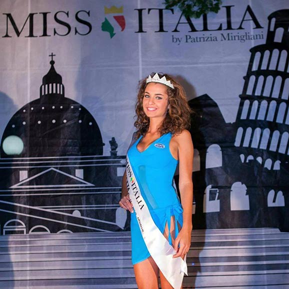 Rosa Mazzone vince la tappa di Miss Italia alle selezioni di ”miss ...